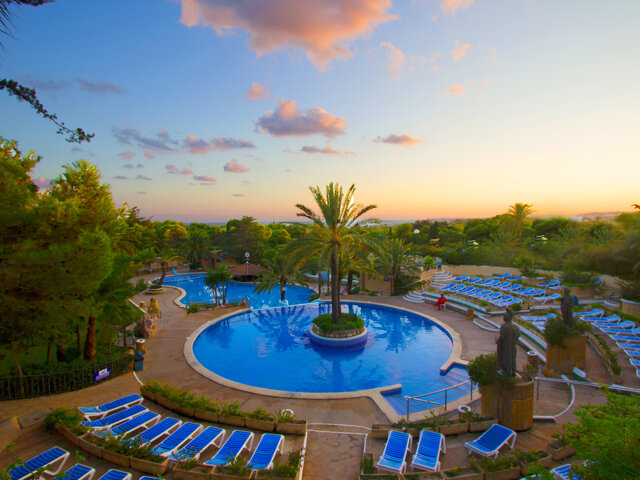 Camping Spain // Find the best campsites in Spain // Alan Rogers