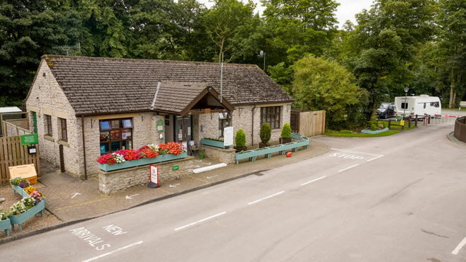 Castleton Caravan and Motorhome Club Site | Alan Rogers