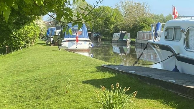 Bridge House Marina & Caravan Park | Alan Rogers