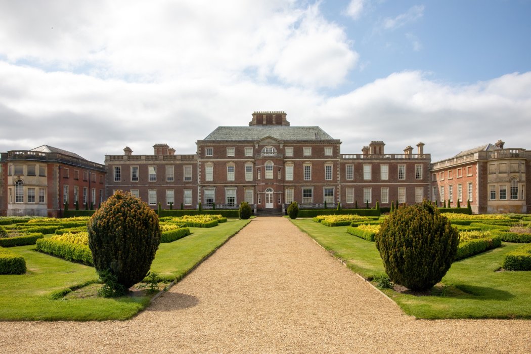 England's Grand Estates: 7 Stunning Country Manor Houses | Alan Rogers