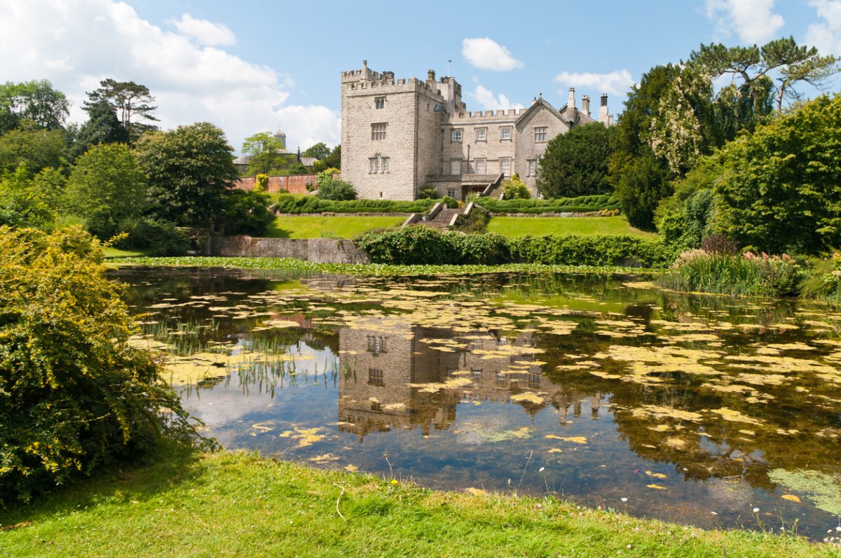 England's Grand Estates: 7 Stunning Country Manor Houses | Alan Rogers