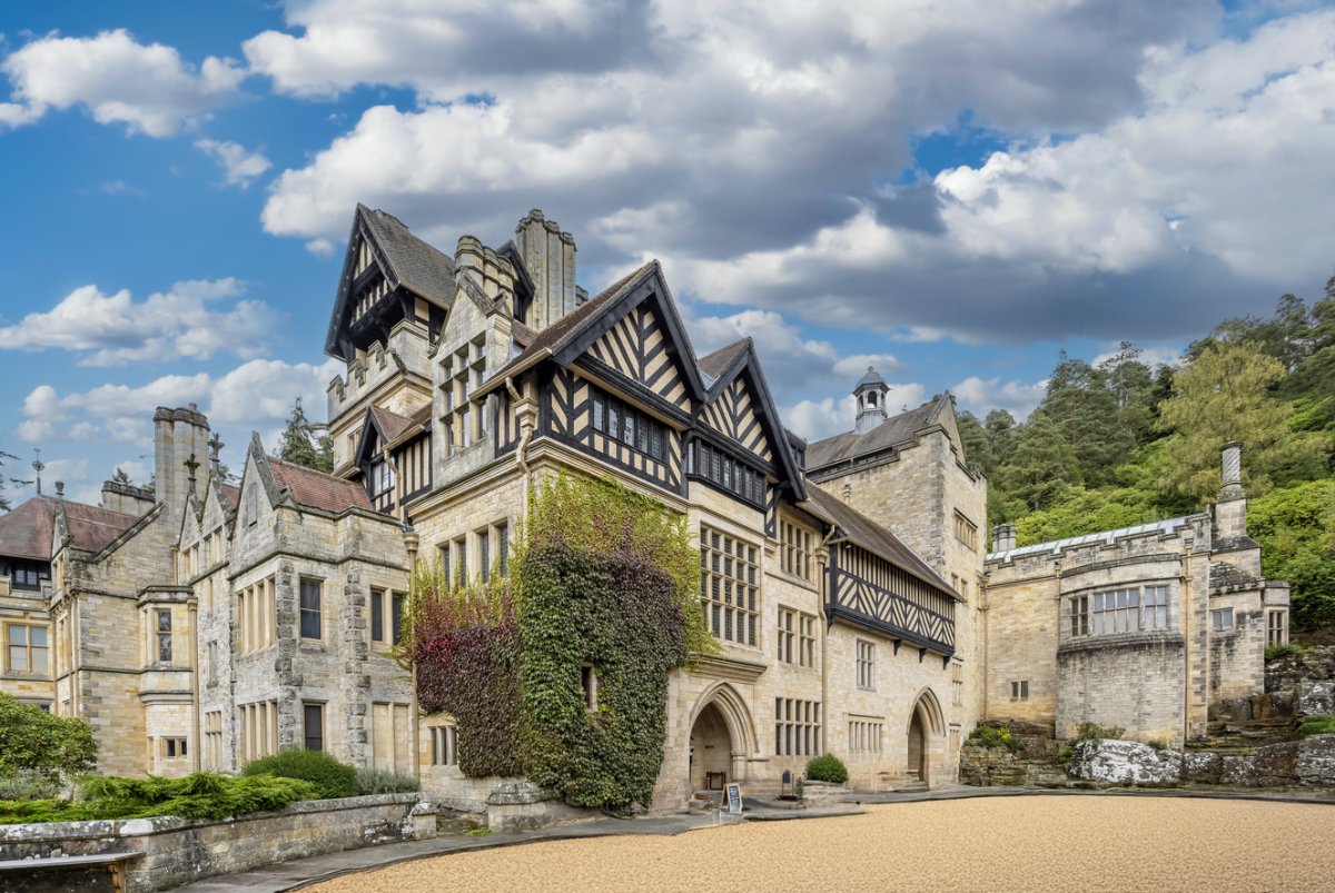 England's Grand Estates: 7 Stunning Country Manor Houses | Alan Rogers